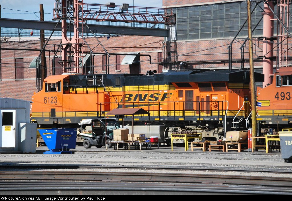 BNSF 6123